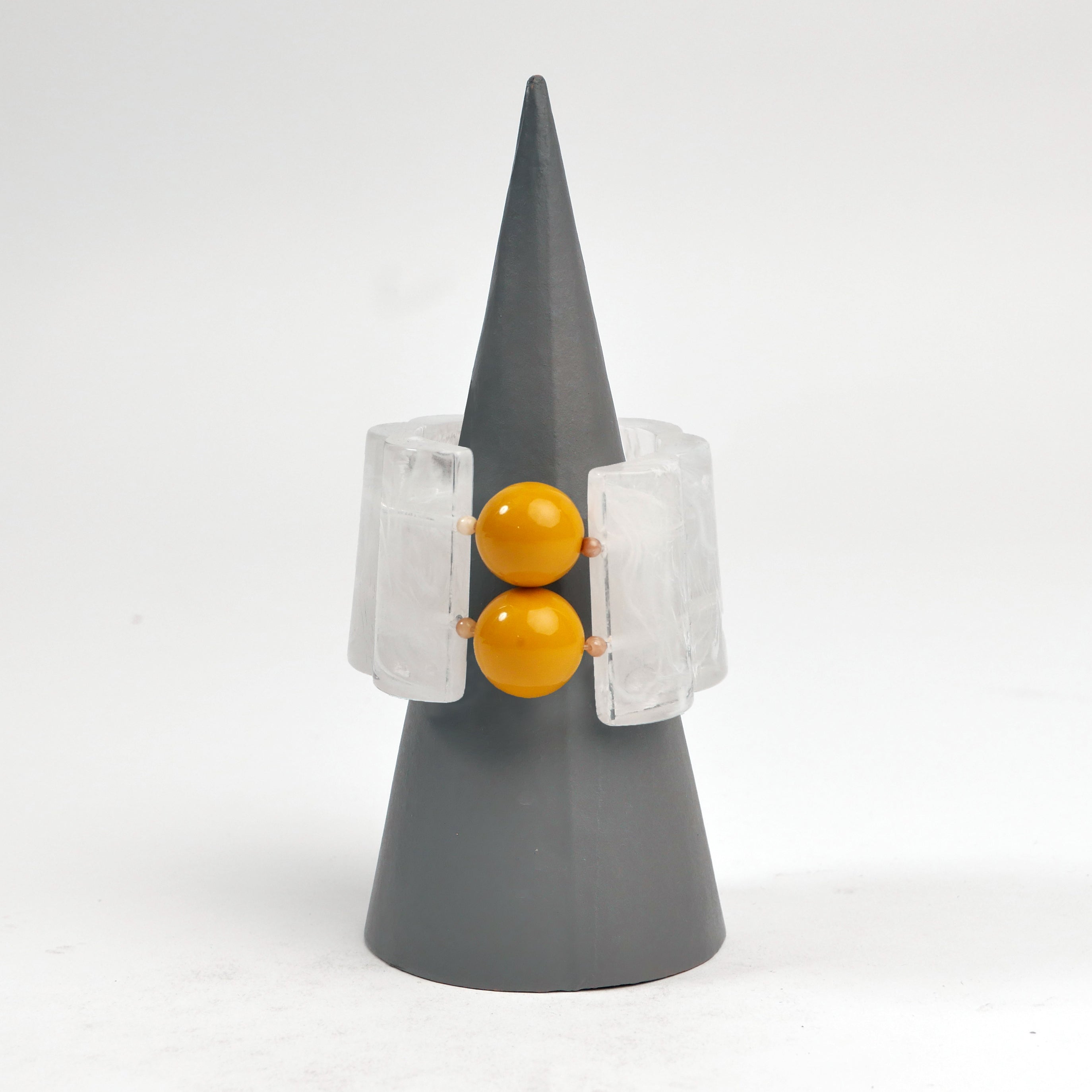 Coca Yellow – Michaela Malin